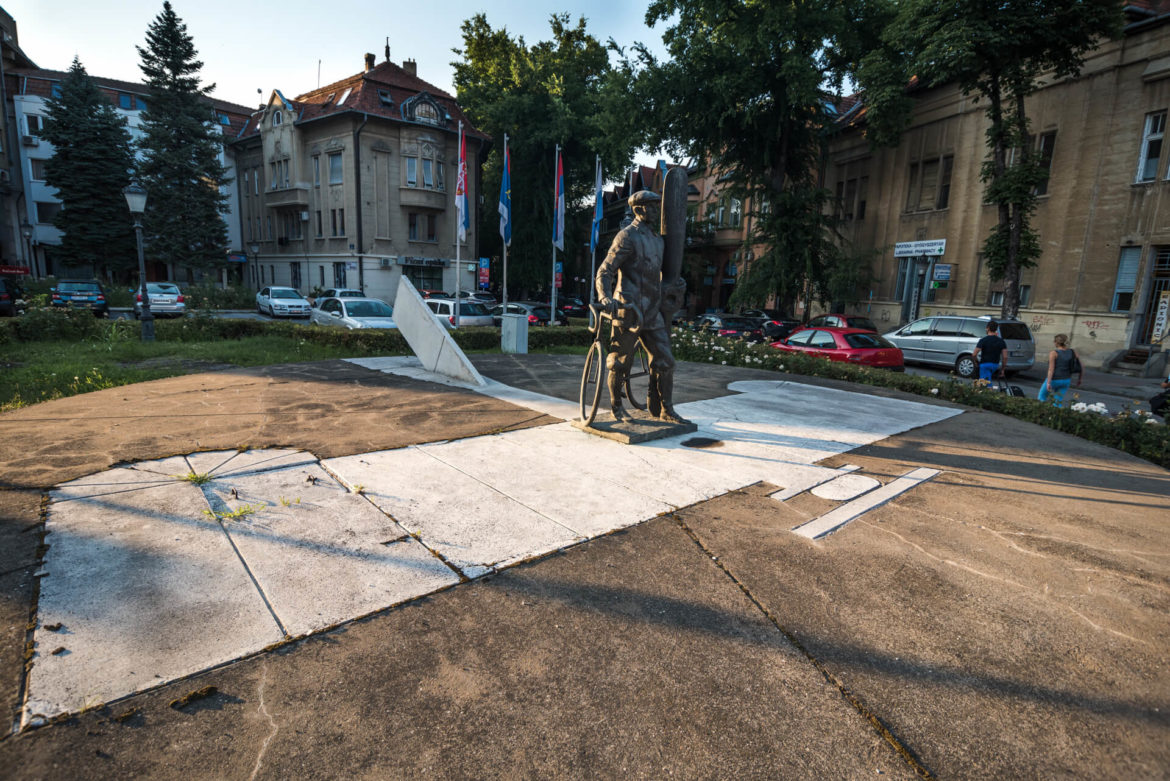 Spomenik Ivanu Sariću - Visit Subotica