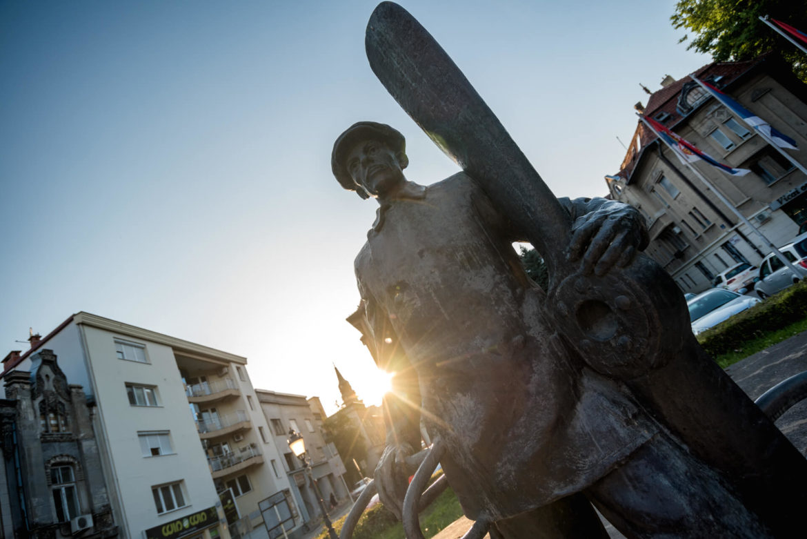 Spomenik Ivanu Sariću - Visit Subotica